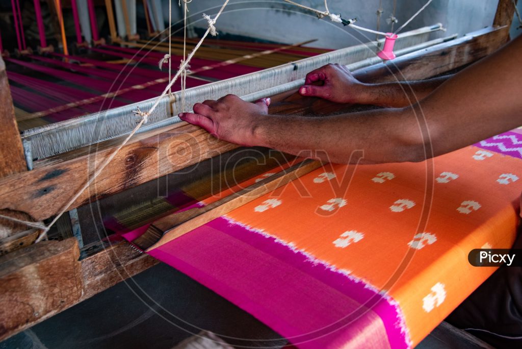 The Hidden Cost of a Loom: The Heart of Handloom Weaving - Save ...