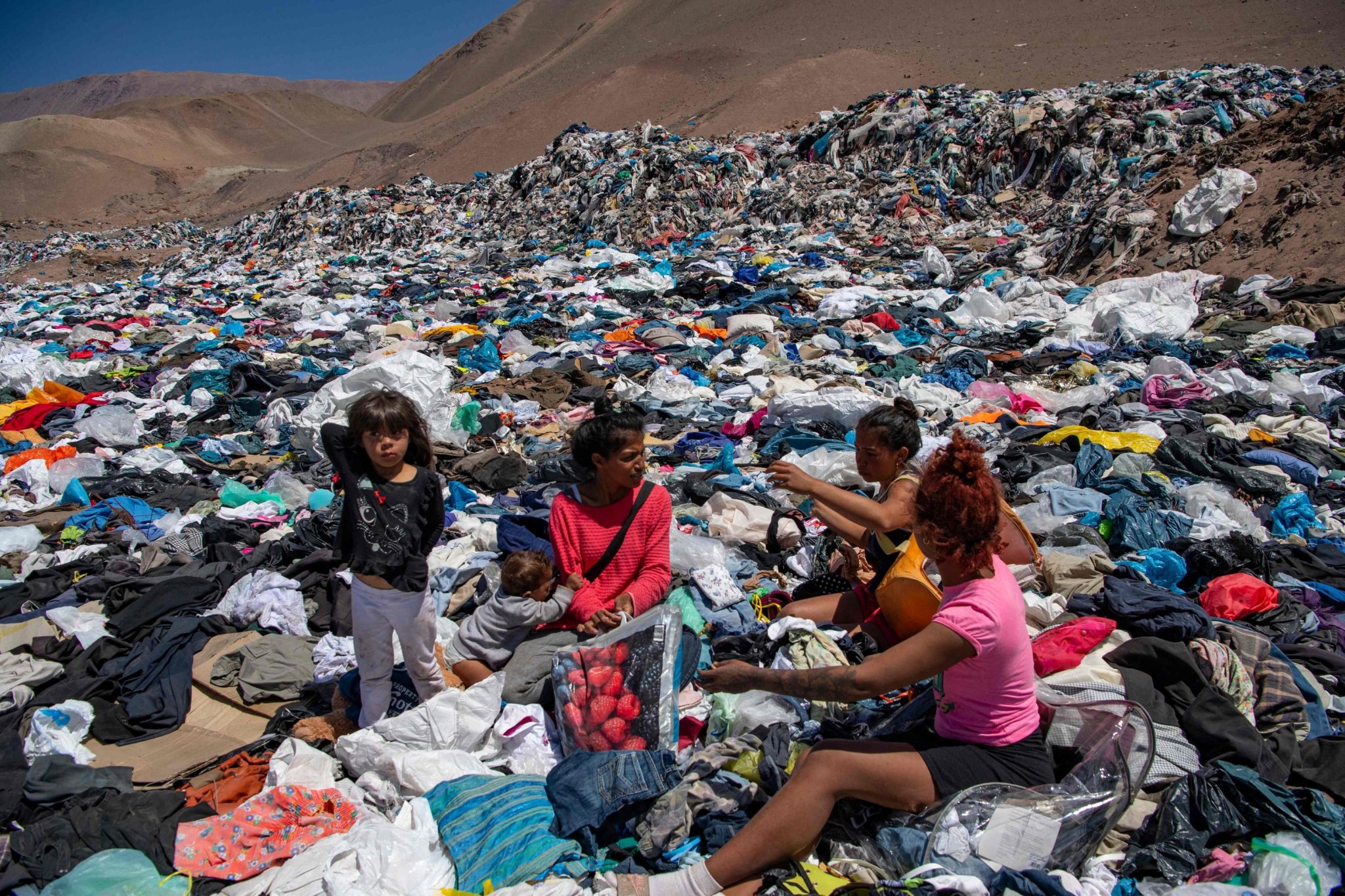 🪦Bury your clothes before they bury the planet - Try this experiment ...